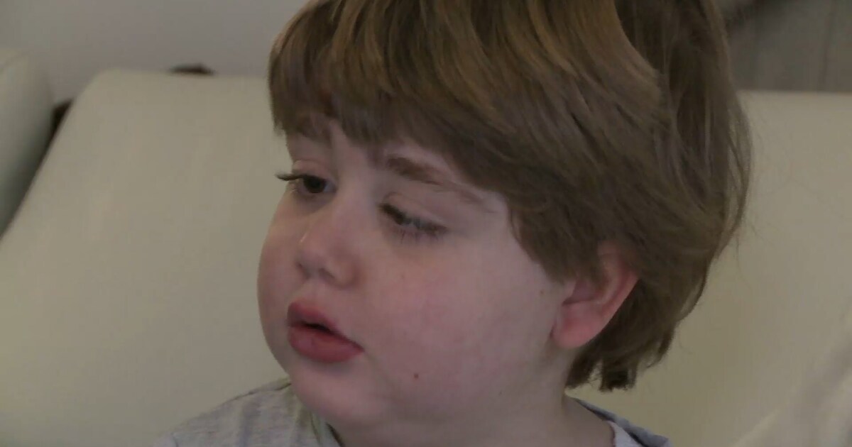 Alleen een dure behandeling in Mexico kan doodzieke Timothy (7) redden ...