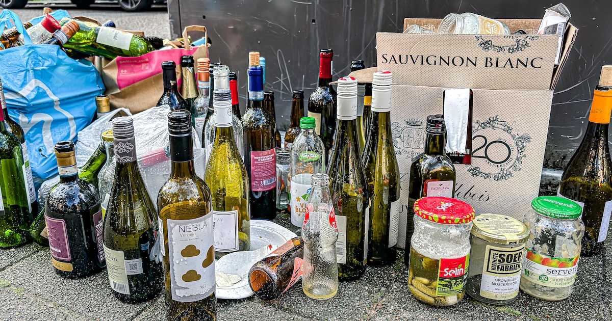 Mag ik mijn lege wijnflessen met dop erop in de glasbak gooien? | Wonen ...