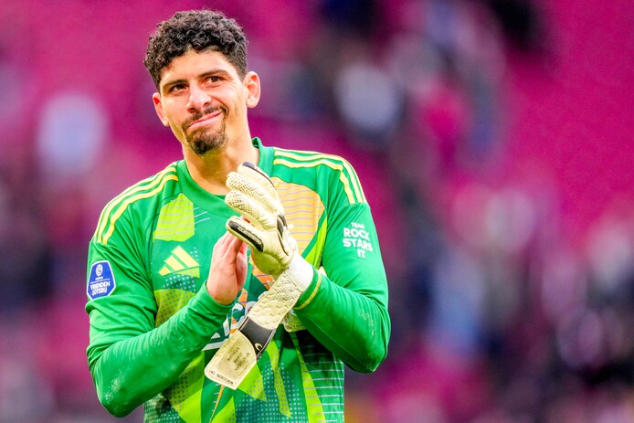 Braziliaanse keeper Matheus (32) maakt indruk bij vuurdoop voor Ajax ...