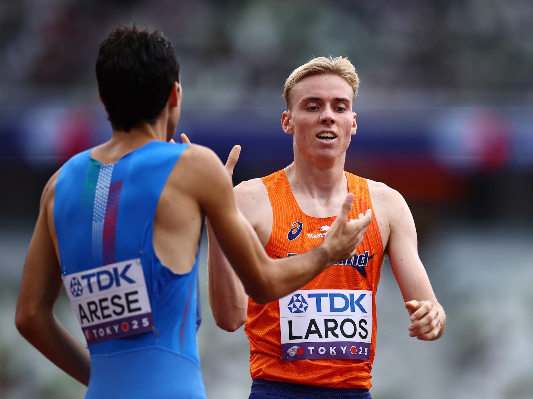Femke Bol loodst olympisch kampioen Nederland naar WK-zilver op 4x400 ...