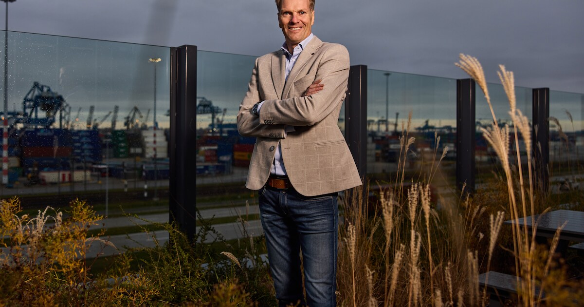 Zijn eerste salaris was een zak patat, nu staat havenman Cuno Vat in de ...