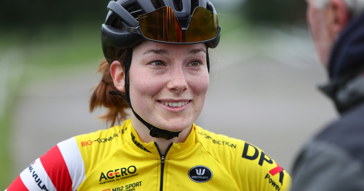 Isa Pieterse, zus van wielergigant Puck, is de beste crosser van Utrecht: ‘Best bijzonder ...