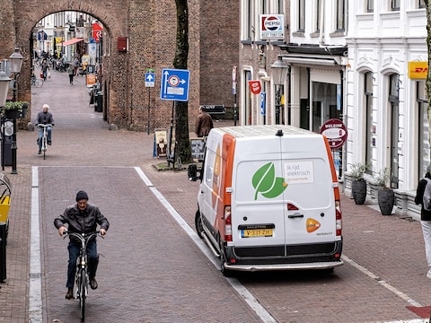 Vervuilende taxi’s mogen voorlopig nog de binnenstad van Amersfoort in ...