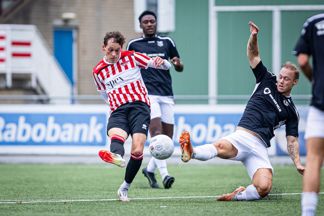 Zware blessure, 14 gele kaarten in een duel, doelpunt ondanks ...