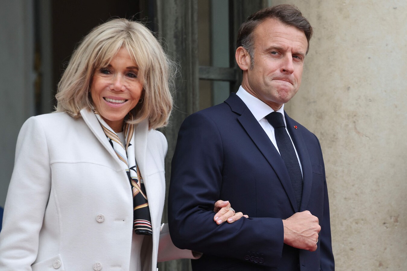 CIA-pion, transgender en incest? De Macrons pikken het niet langer en ...