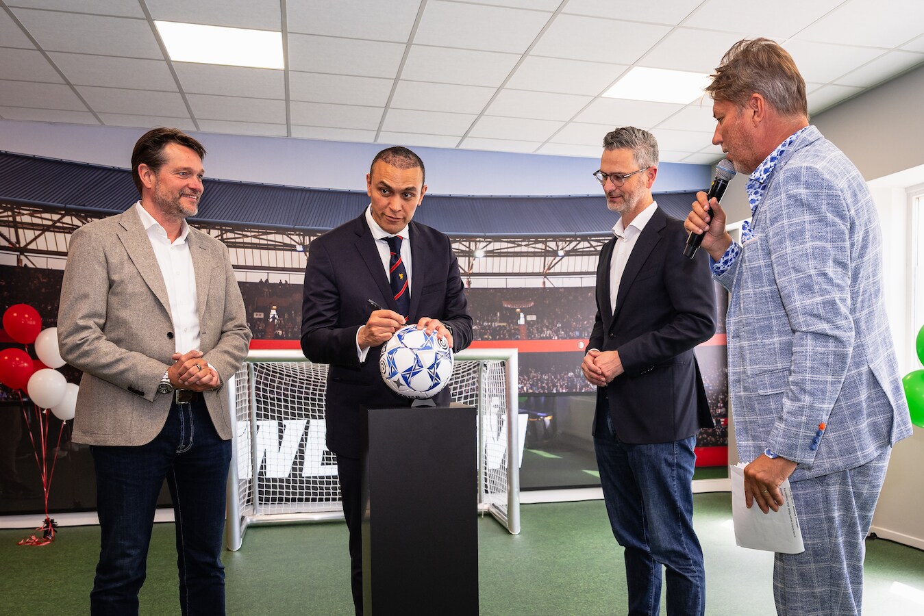 6000 kinderen in Rotterdam-Zuid leren alles over digitale wereld ...