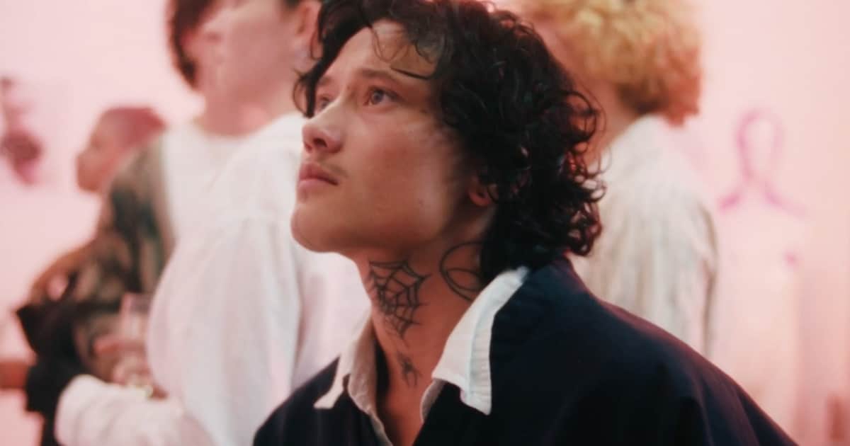 Acteur Sky James Bronkhorst (27), bekend van NTR-serie A teenage love ...
