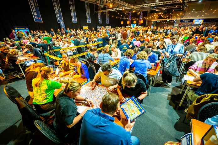 In bloedspoed passen en meten: Legpuzzelwedstrijd breekt records | Kaag ...