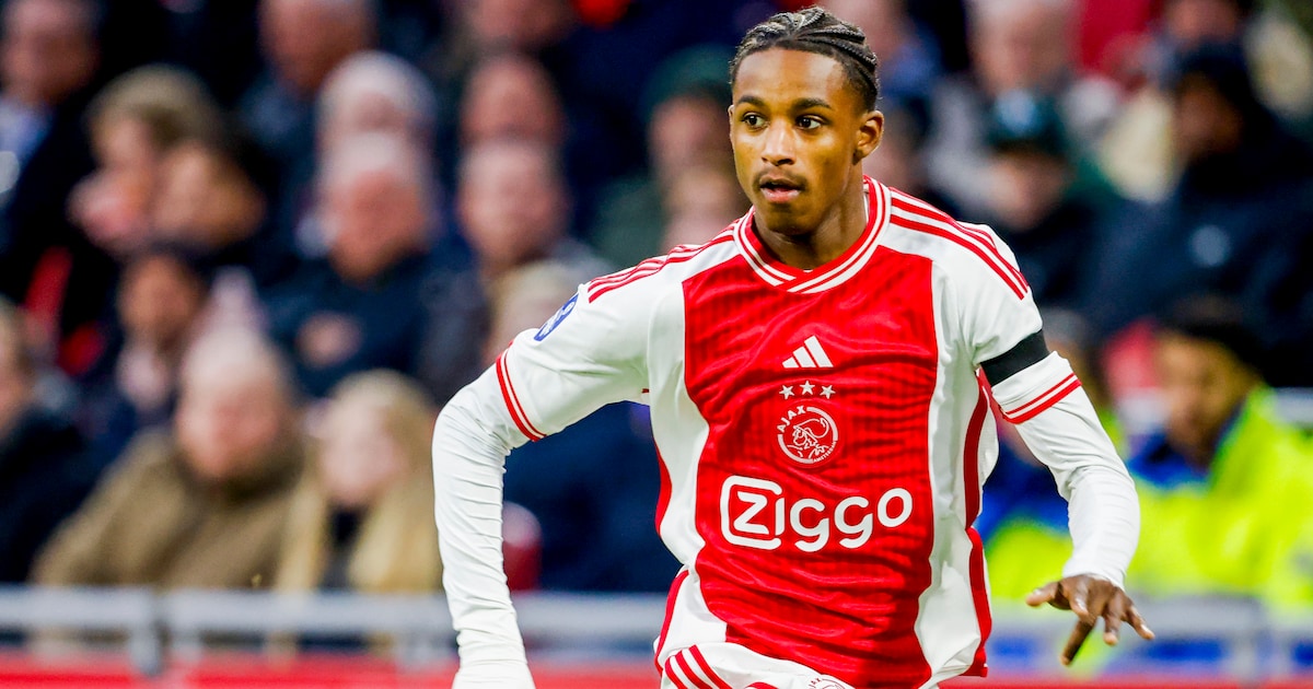 Ar’jany Martha (20) reageert op stevige kritiek Ajax-coach John van ‘t ...