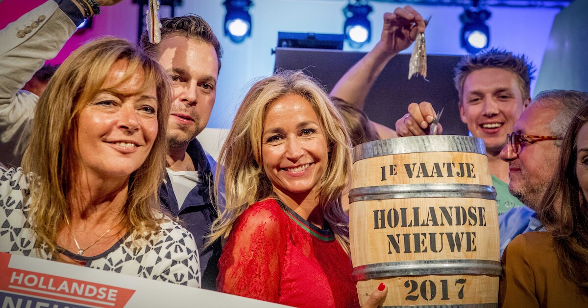 Eerste vaatje haring levert 65.000 euro op | Binnenland | AD.nl