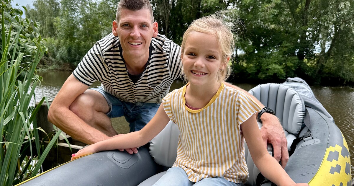 Papa Paul en Fenna (6) vieren alvast vakantie met een vaartochtje (en ...