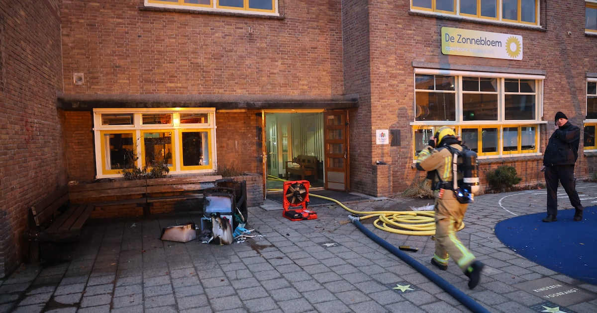 Veel rook bij brand in basisschool, vermoedelijk door brandende ...