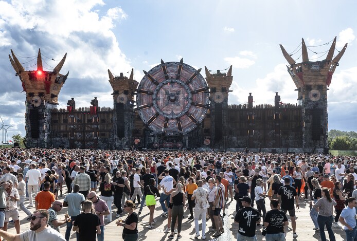 Dreamfields al druk met stages; hardstyleliefhebbers wanen zich tijdens ...