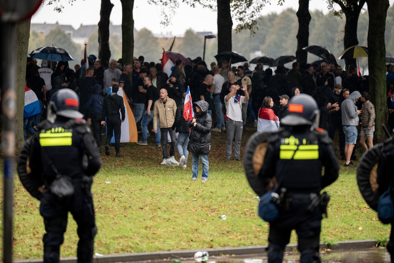 Opruiende berichten over rellen op Malieveld gingen al maanden rond ...