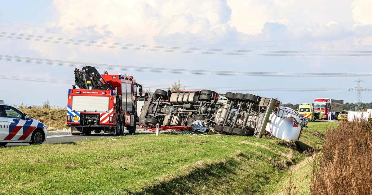 Motorrijder overleden na botsing met vrachtwagen op de Rondweg in Emmen ...