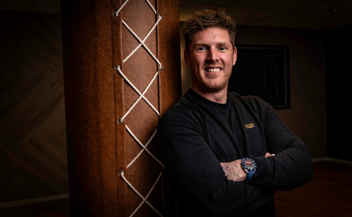 Roy van den Berg flikt het in Parijs opnieuw: ‘Ik wilde een voorbeeld ...