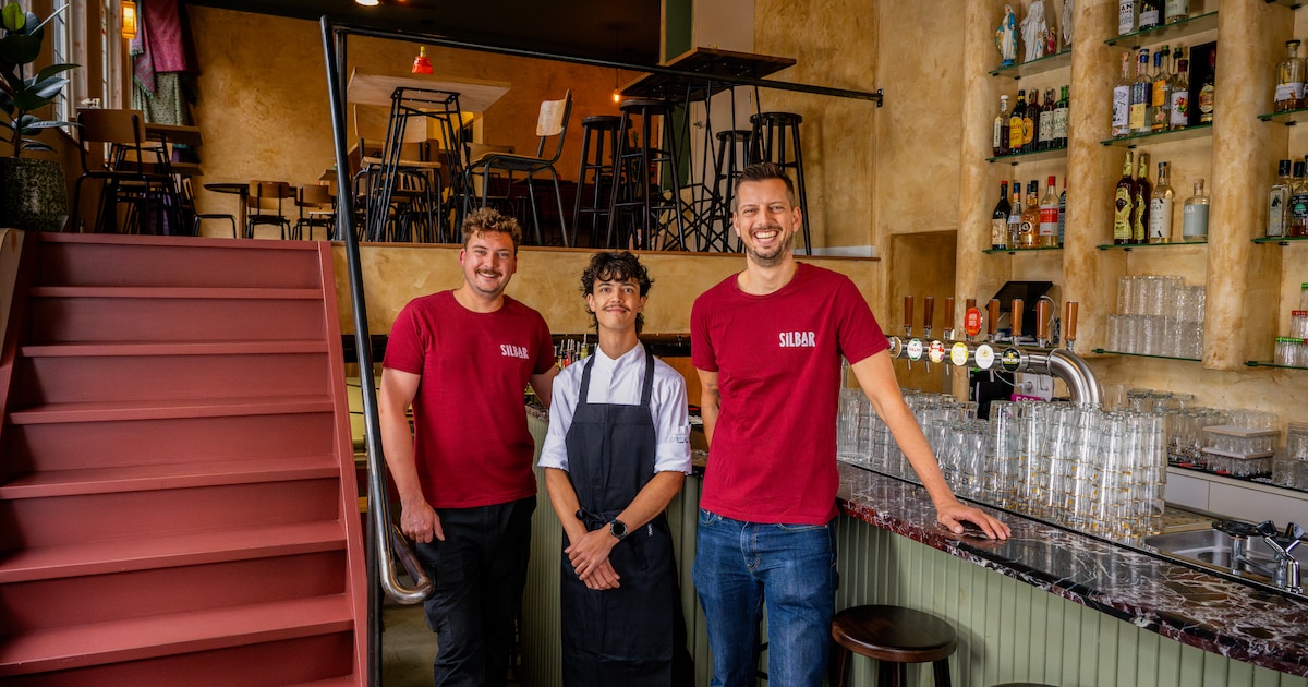 Het is een feestje in restaurant Silbar: in deze toffe tent zit je voor ...
