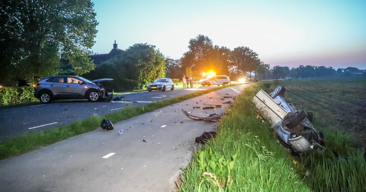 Harde frontale botsing op Hessenweg in Achterveld: weg afgesloten | 112 ...