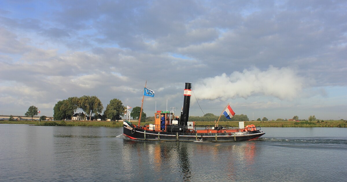 Meevaren op stoomsleepboot Jan de Sterke tijdens de Open Havendag in ...
