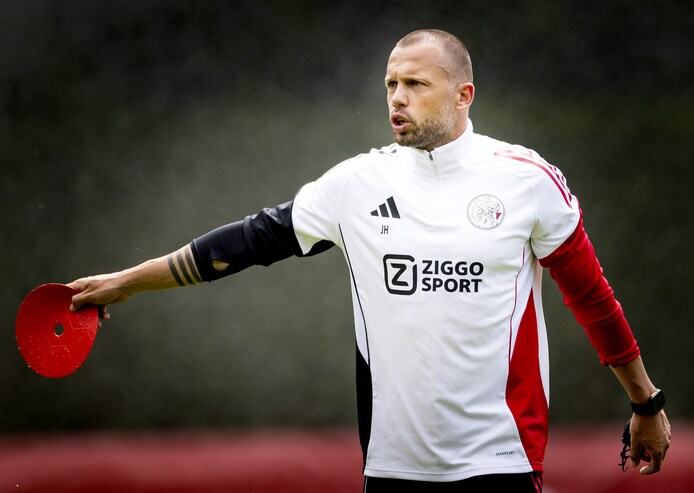 John Heitinga wil Kenneth Taylor en Jorrel Hato bij Ajax houden: ‘Ik ...