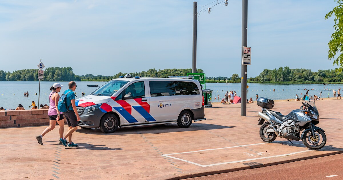 Extra toezicht op strand Nesselande na ongeregeldheden met groep van ...