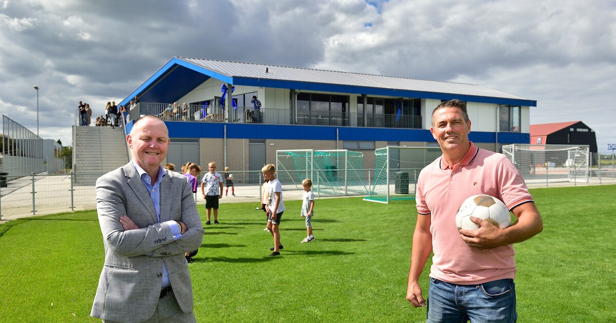 Het ruikt er nog naar verf, zo nieuw is het complex van VV Moordrecht ...