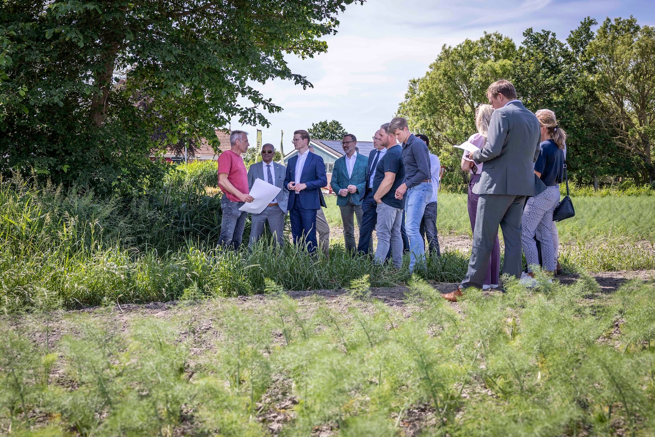 Boeren slaan regenwater onder de grond op tegen droogte: minister Van ...
