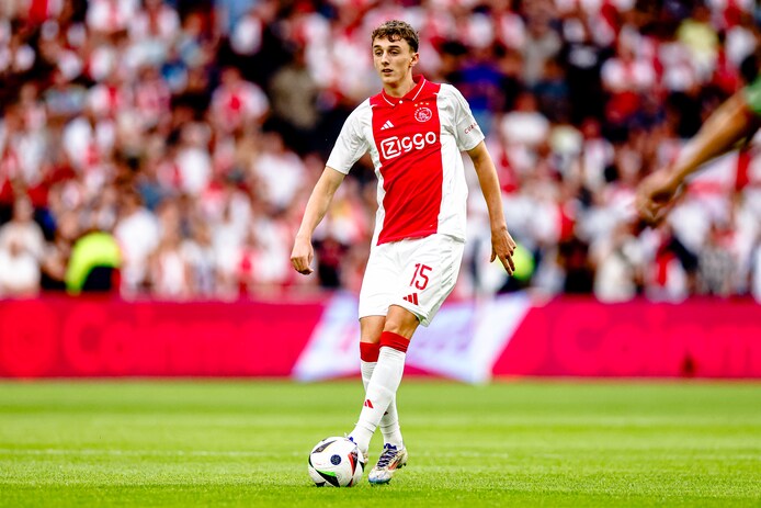 Ajax wil revelatie Youri Baas belonen met nieuw contract | Nederlands ...