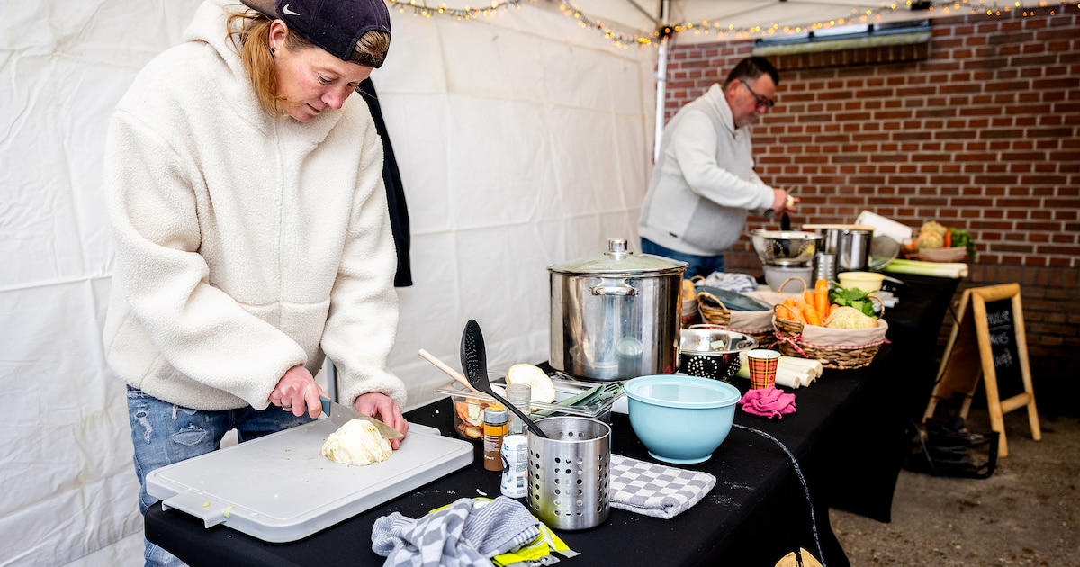 Het geheim van goede snert? ‘Vlees extra roken, alles wassen en veel ...