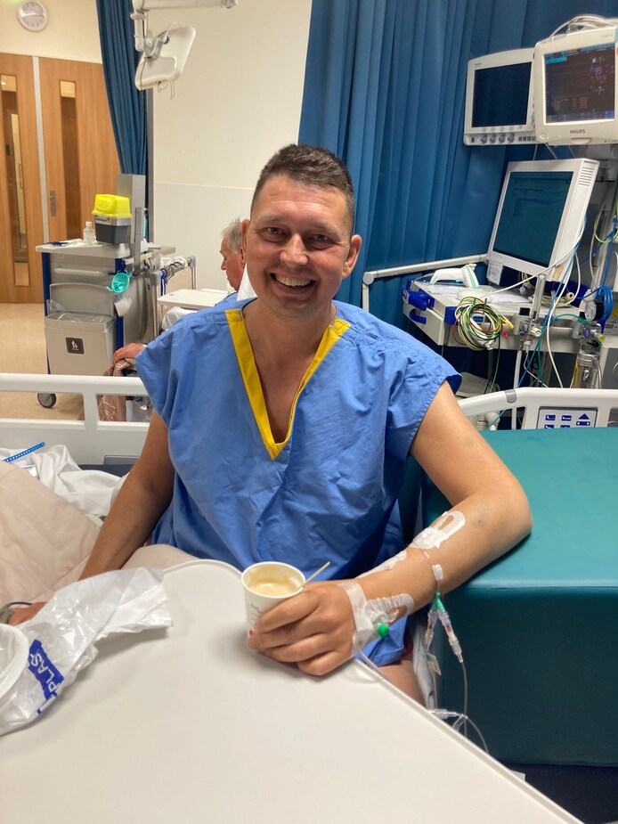 Nierpatiënt Rick na transplantatie met complicaties tóch hoopvol over toekomst: ‘Hé, ik leef nog ...