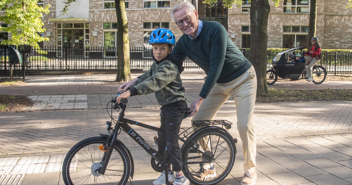 Baarnaar Harry wil fietshelm net zo normaal maken als autogordel ...