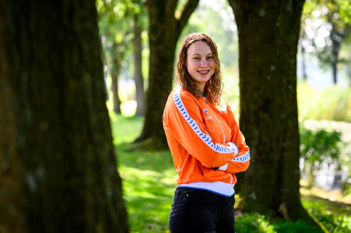 Milou van Wijk is topzwemster na zorgen om gezondheid: ‘Gevraagd waarom ...