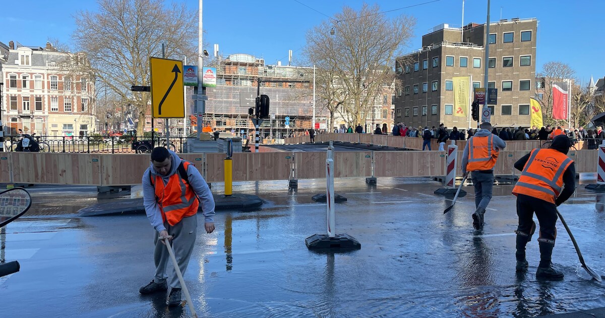 Waterleiding gesprongen bij werkzaamheden aan Museumbrug ...
