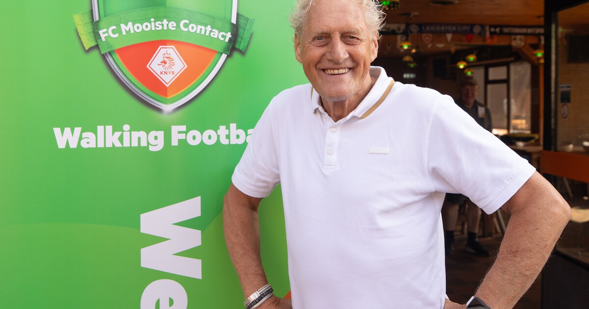Oud-profvoetballer Kees Kist trapt eerste training Walking Football af in Alblasserdam ...