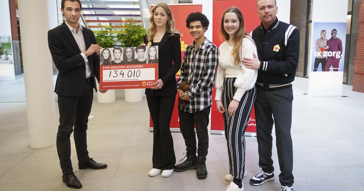 Carlijn (19) verzamelt 134 duizend handtekeningen voor Tweede Kamer ...