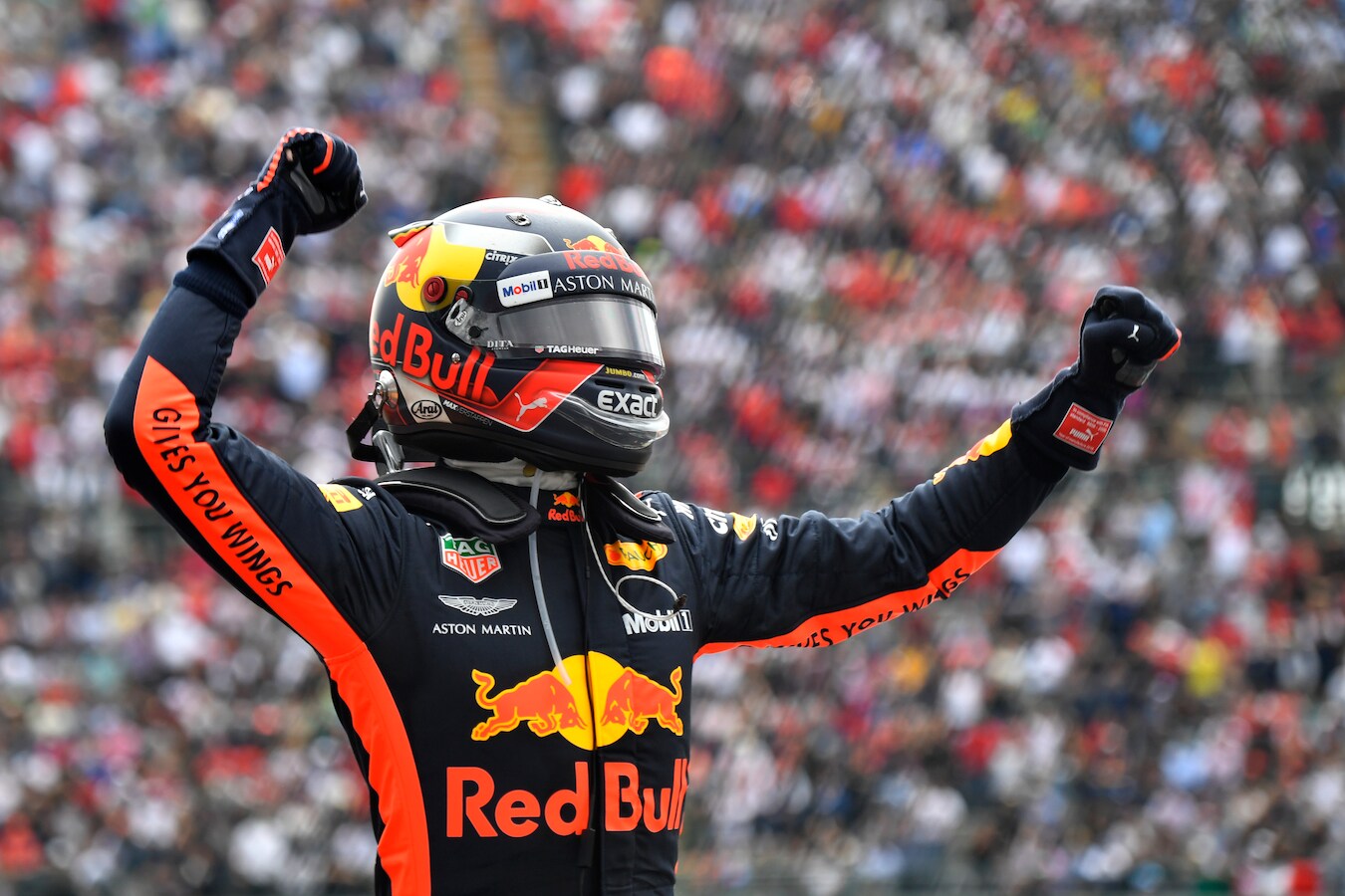 Dit is de man die prachtige racefoto’s van Max Verstappen en andere F1 ...