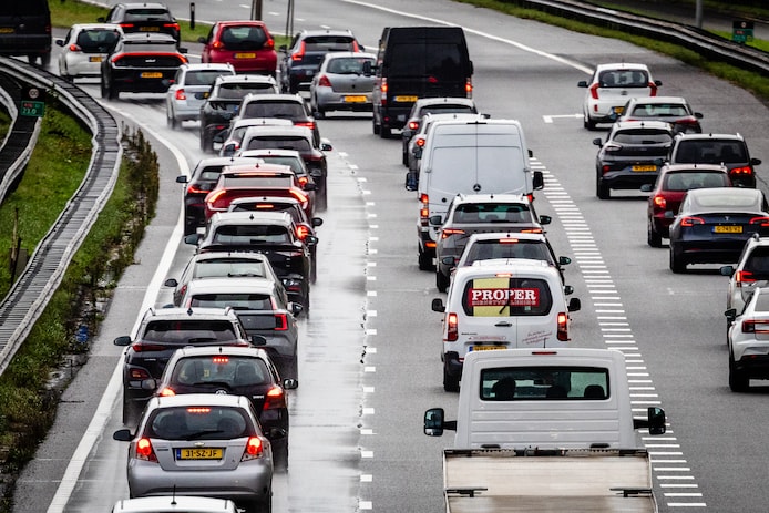 Drukke ochtendspits, vooral veel vertraging op A16 naar Rotterdam | Rotterdam | AD.nl