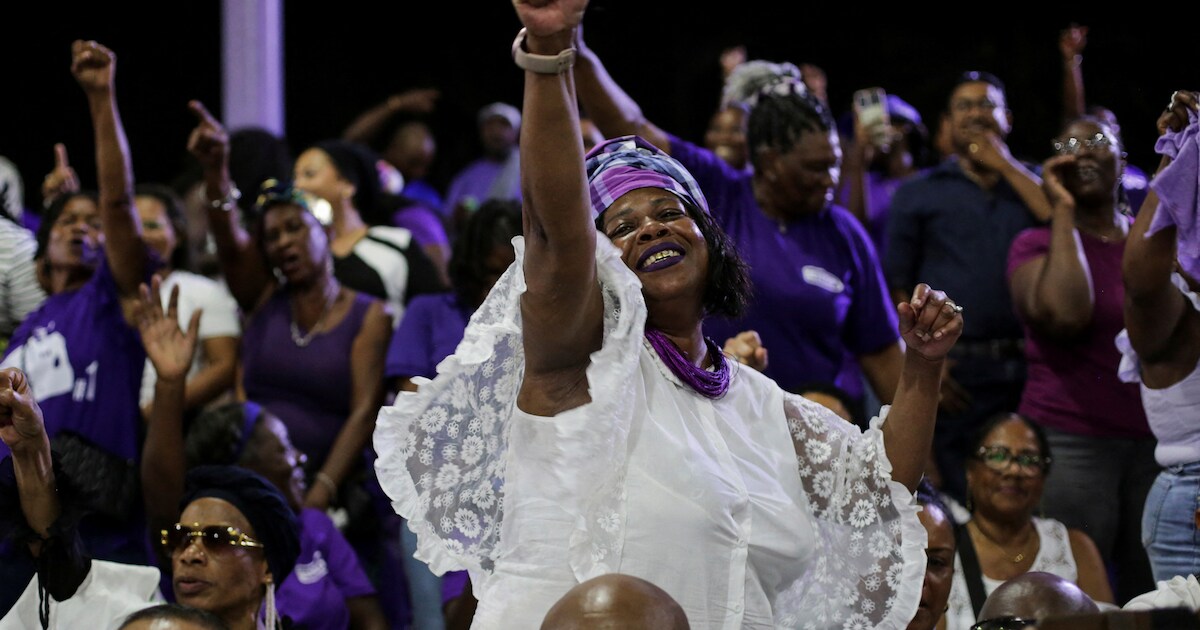 Aanhang herdenkt Bouterse: ‘We want Bouta!’, partij maakt excuses voor ...