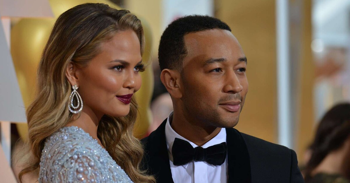 Blote billen van soulzanger John Legend op Instagram | Show | AD.nl