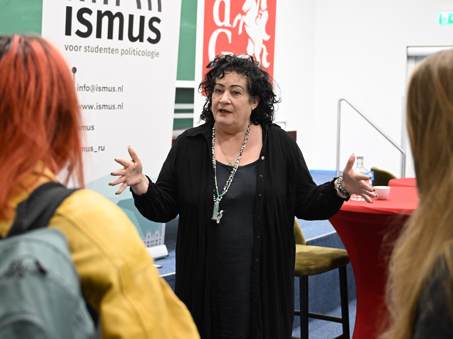 Populisme en fascisme soms in één adem genoemd, maar er is een groot ...