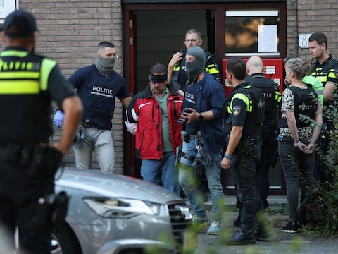 A. schoot buurvrouw dood met zeven schoten, geeft haar nu de schuld ...