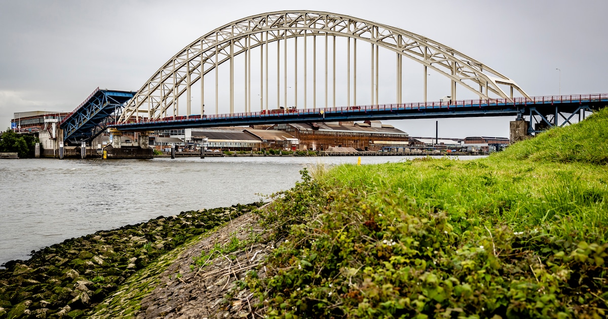 Hoe bevielen de maatregelen bij de afsluiting van de Brug over de Noord ...