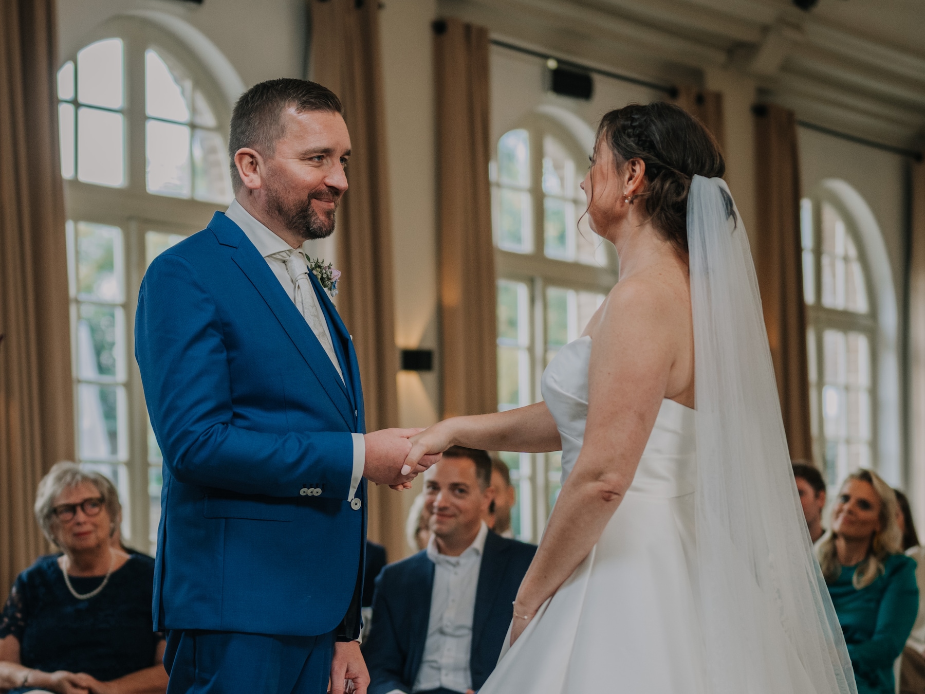 Hugh Grant: ‘Tot mijn grote verbazing lees ik alleen maar positieve ...