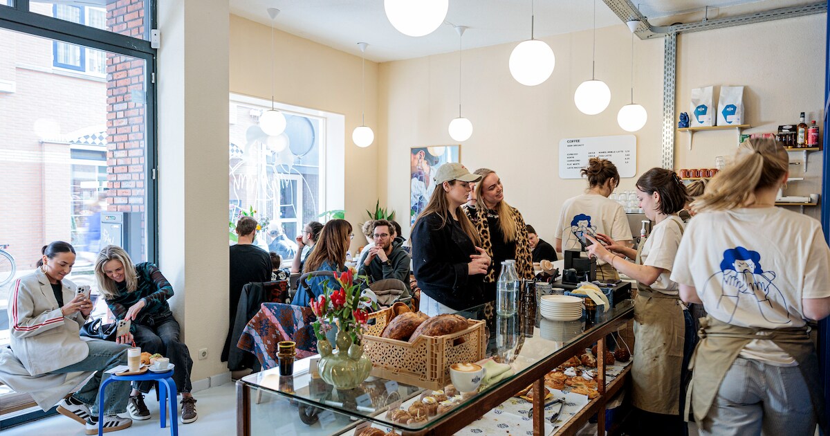 Bitterzoet opent vandaag voor het eerst met de nieuwste zoete hit: een Pistache cruffin ...