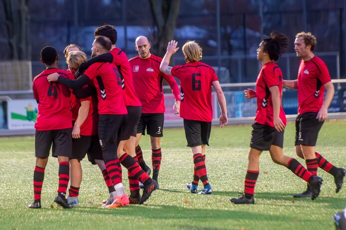 ‘Rooien’ terug aan kop, tiental Eemdijk verrast en AFC Quick 1890 ...