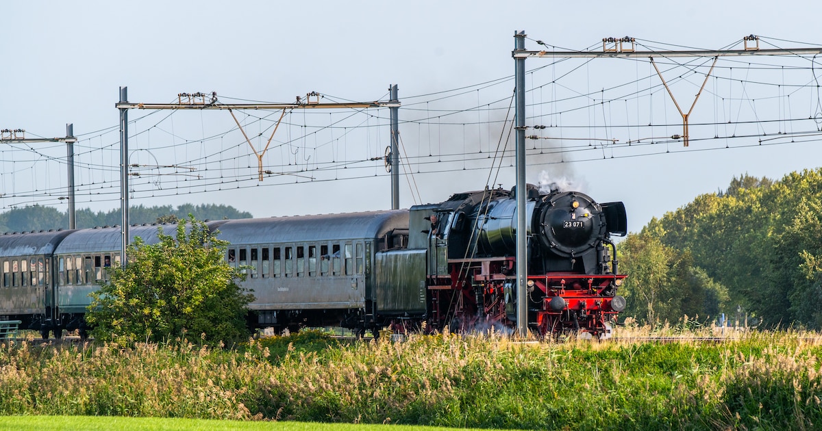 Mooi gezicht! Stoomtrein pendelt tussen Rotterdam en Gouda | Gouda | AD.nl