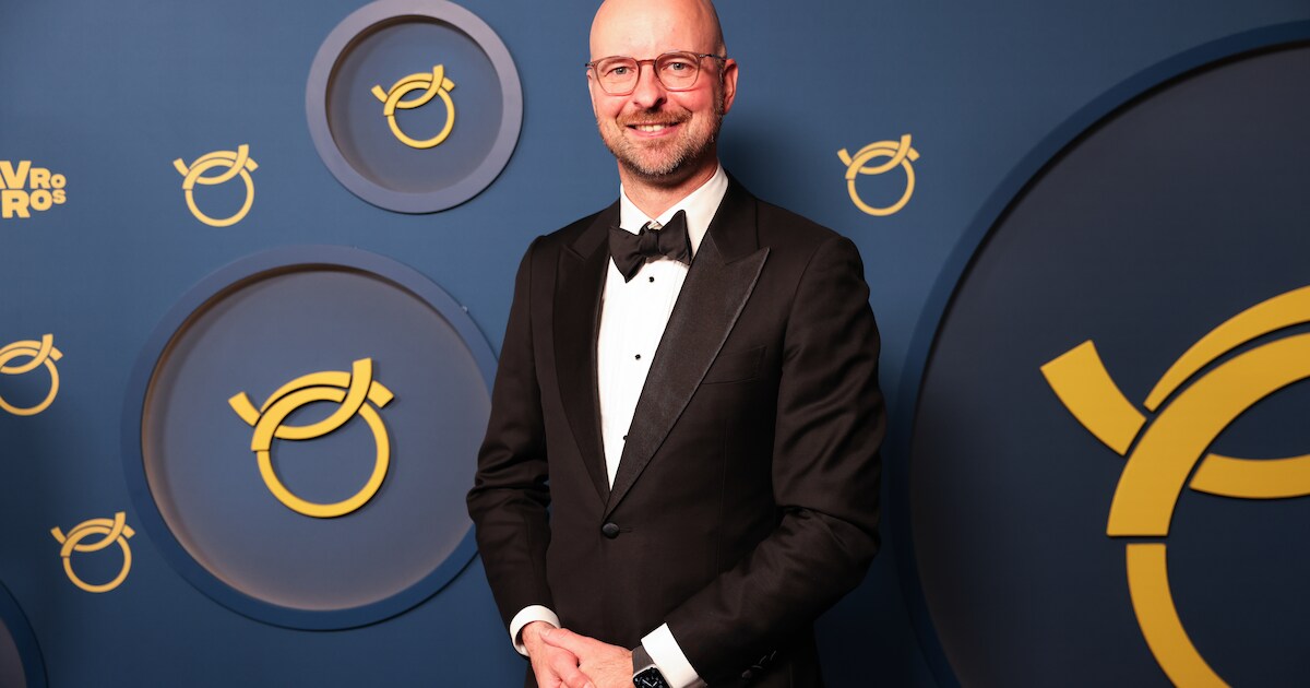 Tim de Wit maakt dinsdag debuut als presentator van Bar Laat | Gooise ...