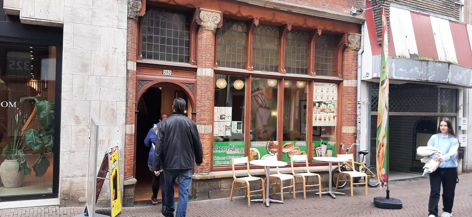 Bezwaar tegen terras Happy Lin: buurvrouw heeft overlast van vier ...