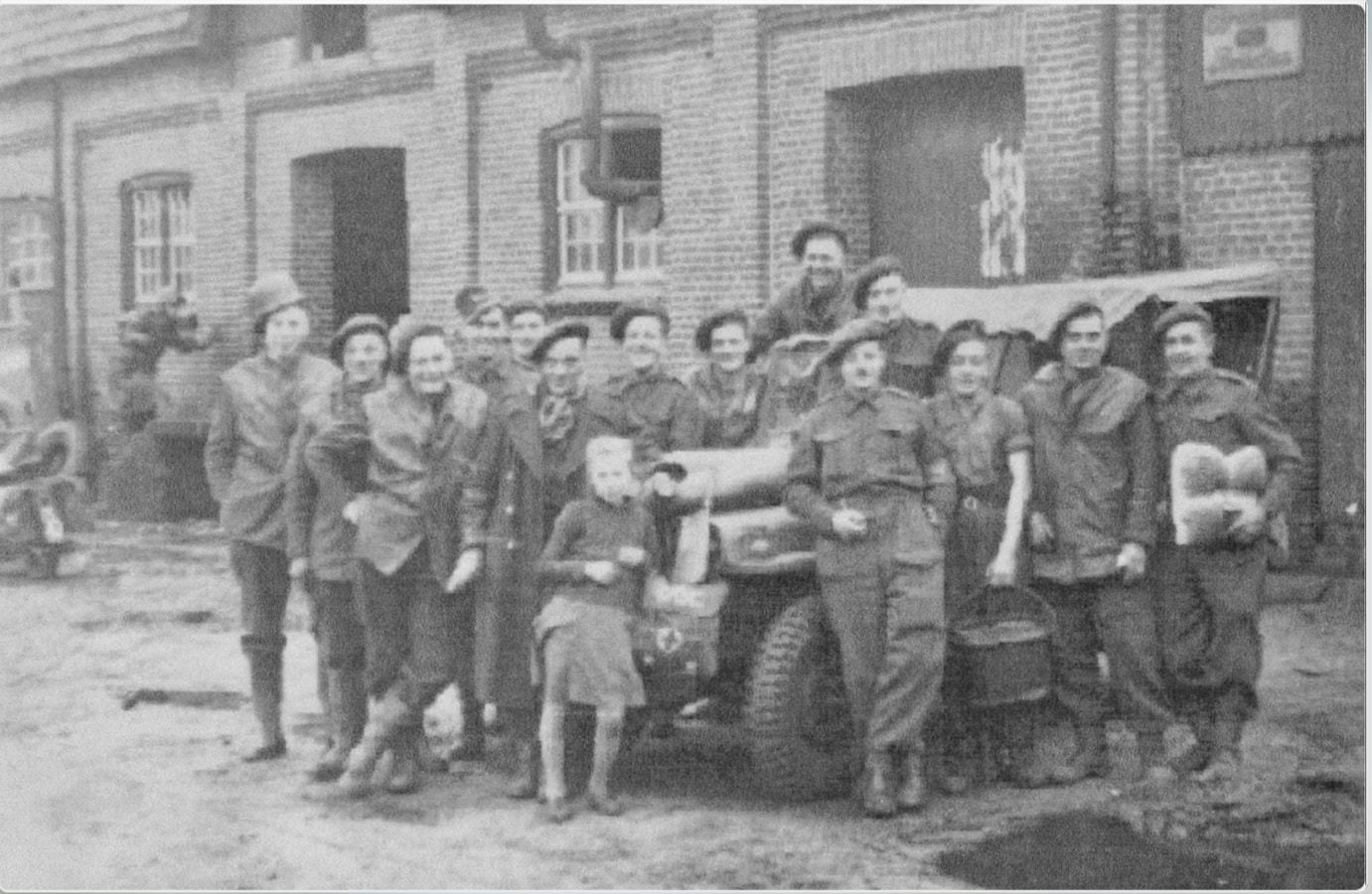 Al 80 jaar is onduidelijk waar Britse soldaten deze foto maakten: Tom ...