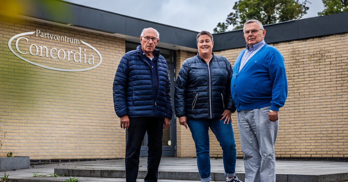 Dorpshuis wordt appartementencomplex: ‘Het lijkt de Berlijnse Muur wel ...